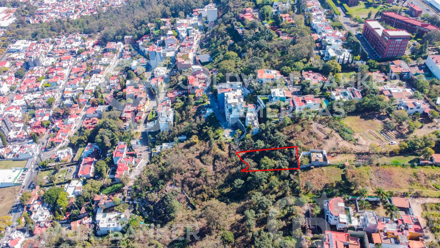 TERRENO EN VENTA EN ZONA DE LA LOMA SANTA MARÍA, MORELIA. - CB Americas